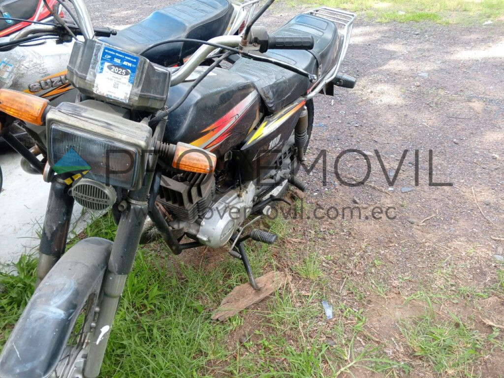 SUZUKI AX100 – Provemóvil
